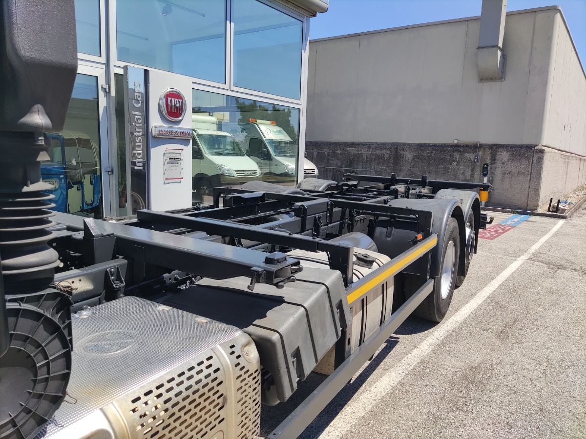 IVECO IVECO AS 260 S48Y/FS-CM e-tronic Usato