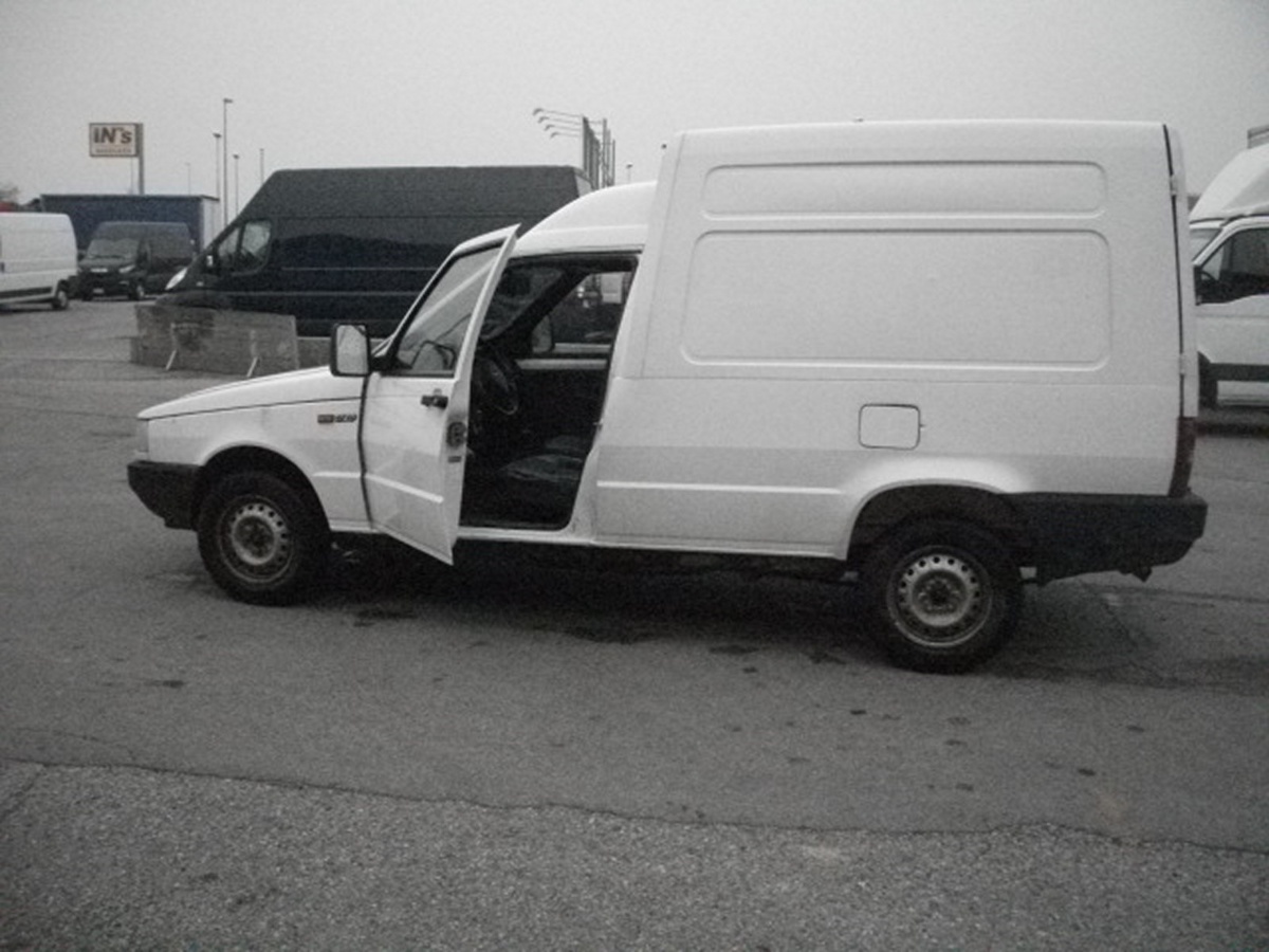 FIAT FIAT AUTO SPA 146 Usato